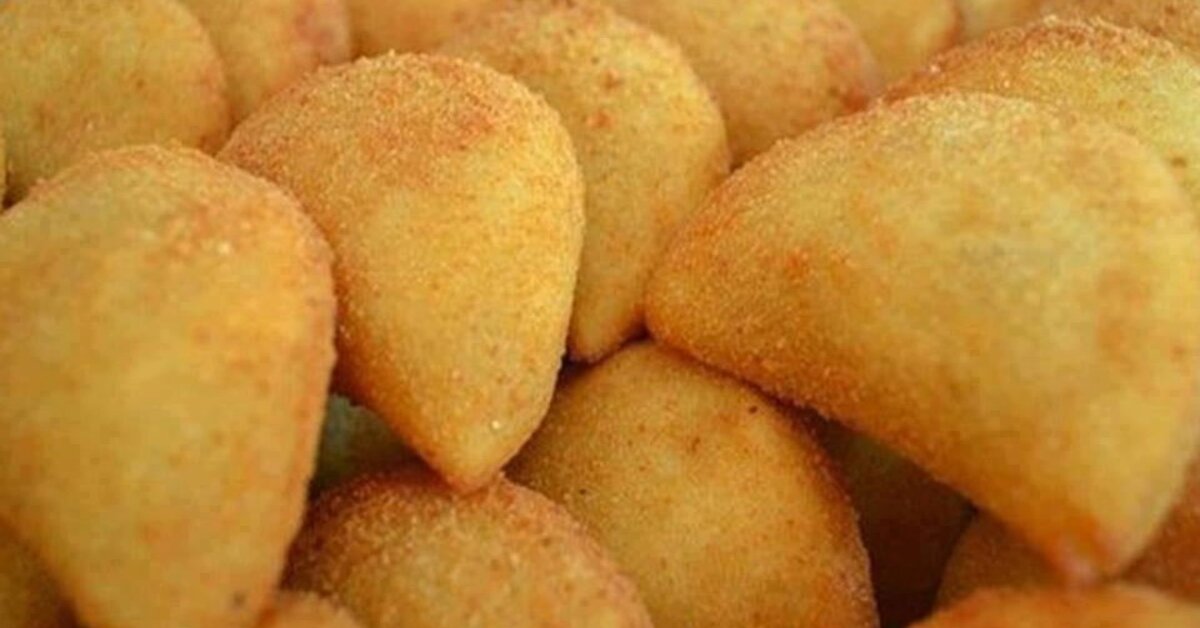 Rissóis de Carne Dourados e Crocantes - Sabores á Mesa
